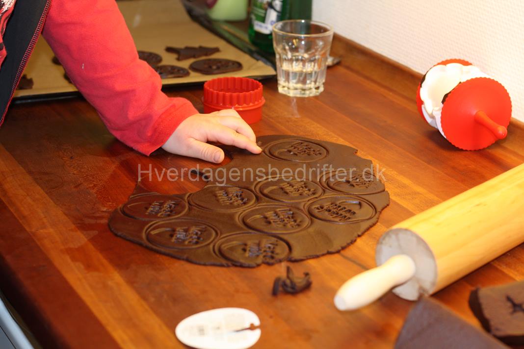 Chokolade småkager med kanel og ingefær
