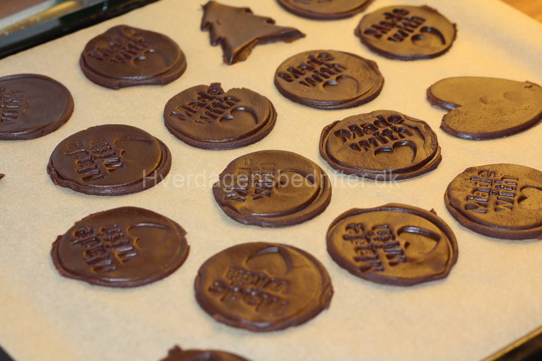 Chokolade småkager med kanel og ingefær